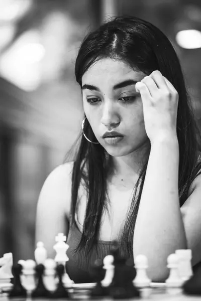 OUTPOST - Chess fans meets chess superstars and legends